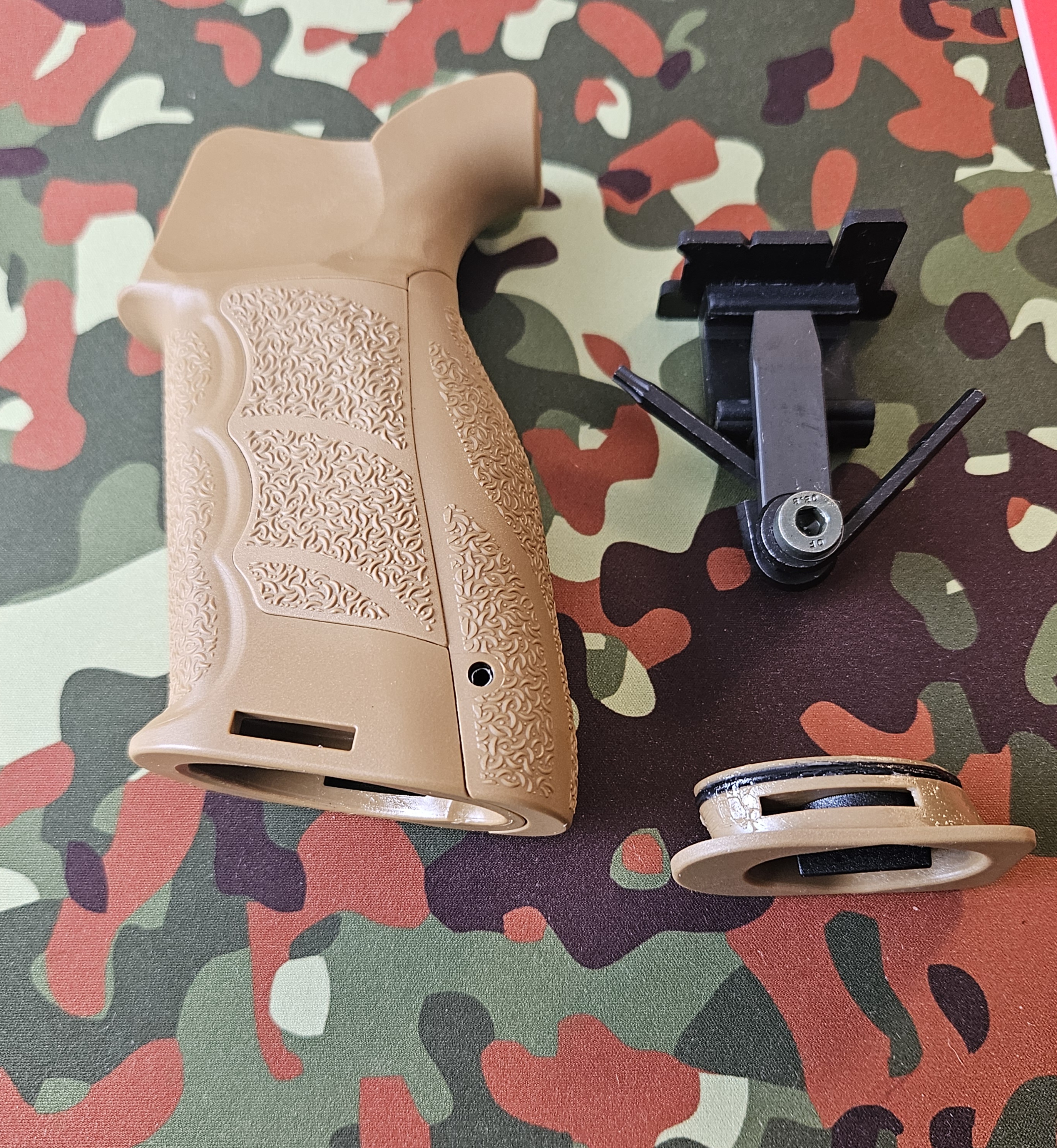 HK 416 417 Adaptive Battle Grip RAL8000 w/ tool